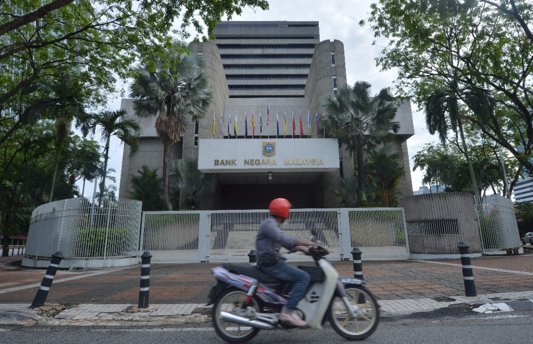 Lain Macam! Suami Benarkan Isteri Peluk Bekas Teman Lelaki Ketika ... Lain Macam! Suami Benarkan Isteri Peluk Bekas Teman Lelaki Ketika ...