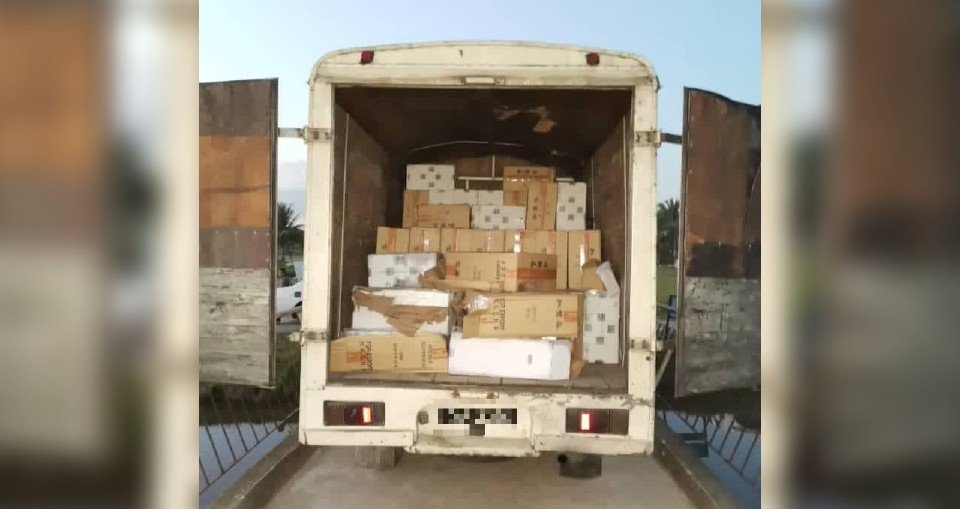 Rokok seludup dirampas, pemandu lori lari | Kool 101