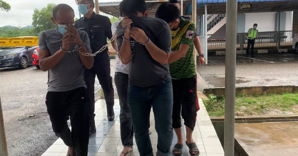 Peniaga ayam gunting didakwa edar dadah | Kool 101