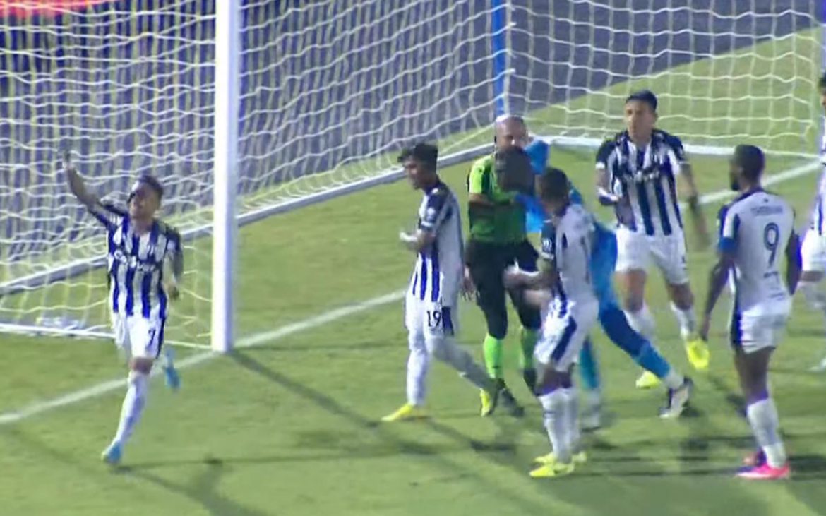 Aksi Faisal Halim ‘Menganjing’ Penjaga Gol Sri Pahang Curi Tumpuan ...