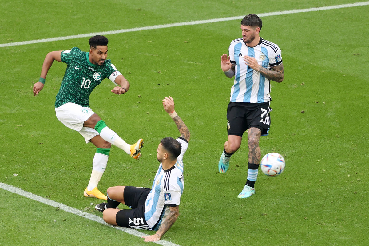 Lionel Messi & Rakan Sepasukan Tewas Mengejut | Kool 101 Lionel Messi & Rakan Sepasukan Tewas Mengejut | Kool 101