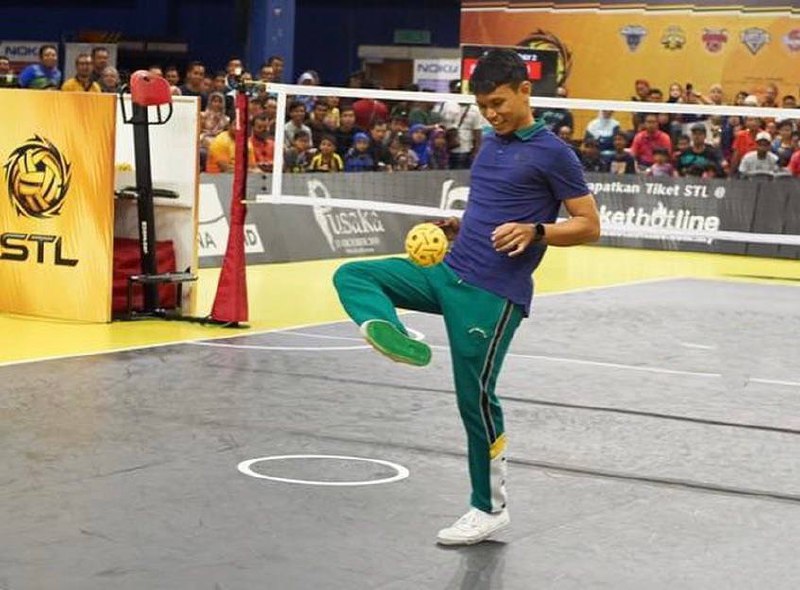 Azlan Mubin Kongsi Pengalaman Hadapi Servis Kuda Suebsak | Kool 101