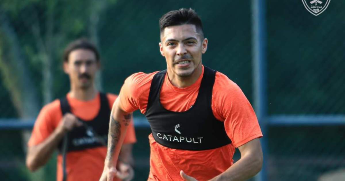 Aguero gembira bantu ikat TFC | Kool 101 Aguero gembira bantu ikat TFC | Kool 101