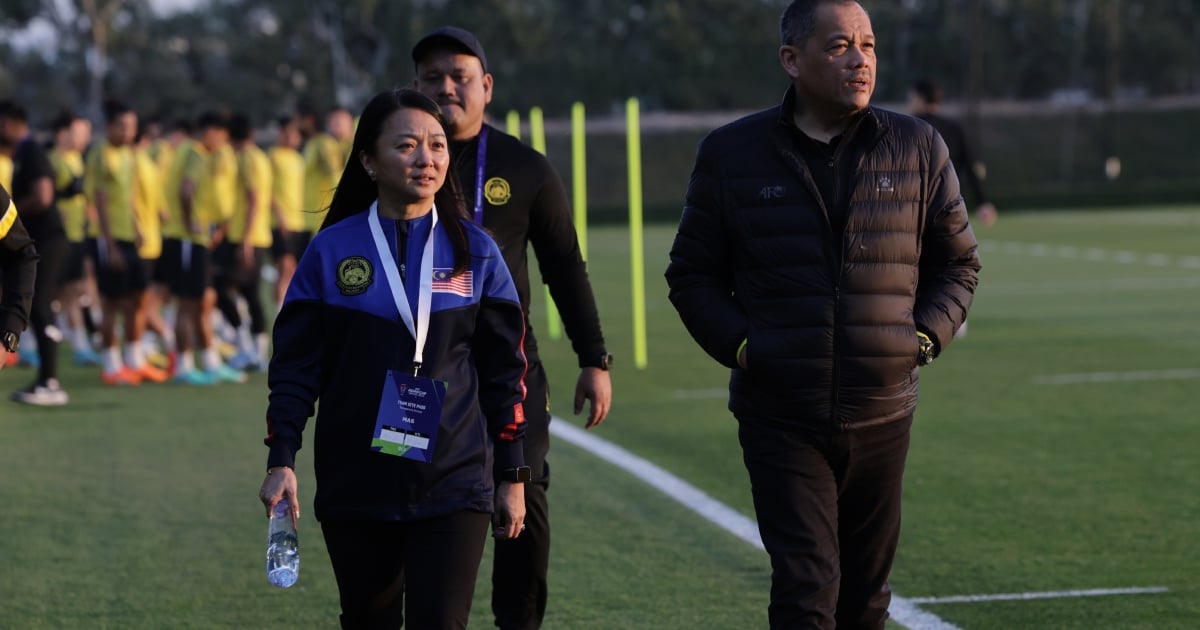 Hannah tabik penyokong negara | Kool 101