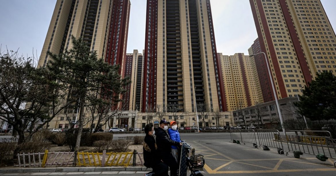 Pesara guna wang rasuah beli 13 rumah | Kool 101