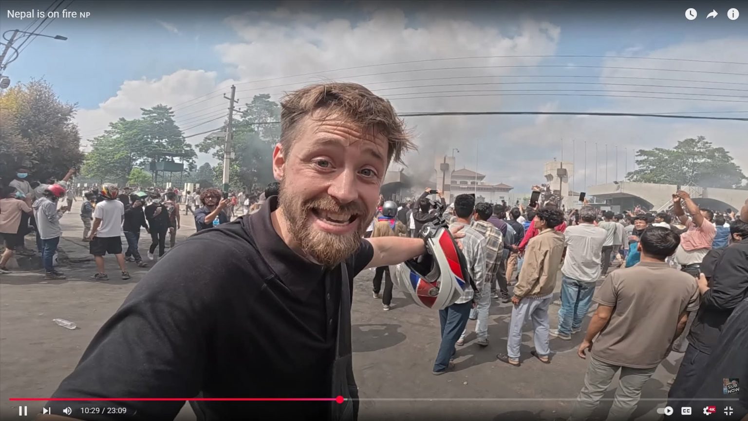 Niat Nak Melancong, Mat Saleh Ini Jadi ‘Gound Reporter’ Ketika ‘Riot’ Nepal | Kool 101